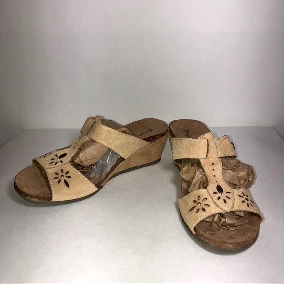 Drexlite | Shoes | Nwt Drexlite Size 8 Beige Wedge Sandals | Poshmark